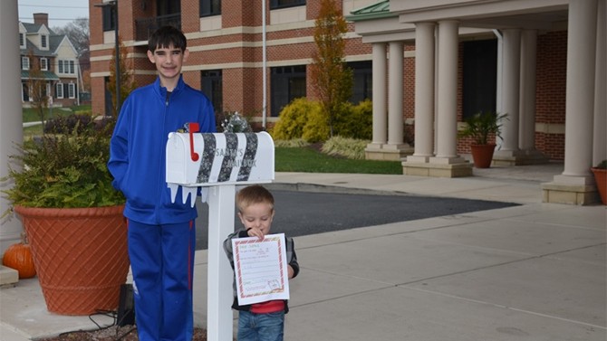 Santa's Mailbox arrives at Courtyard Newark-University of Delaware ...