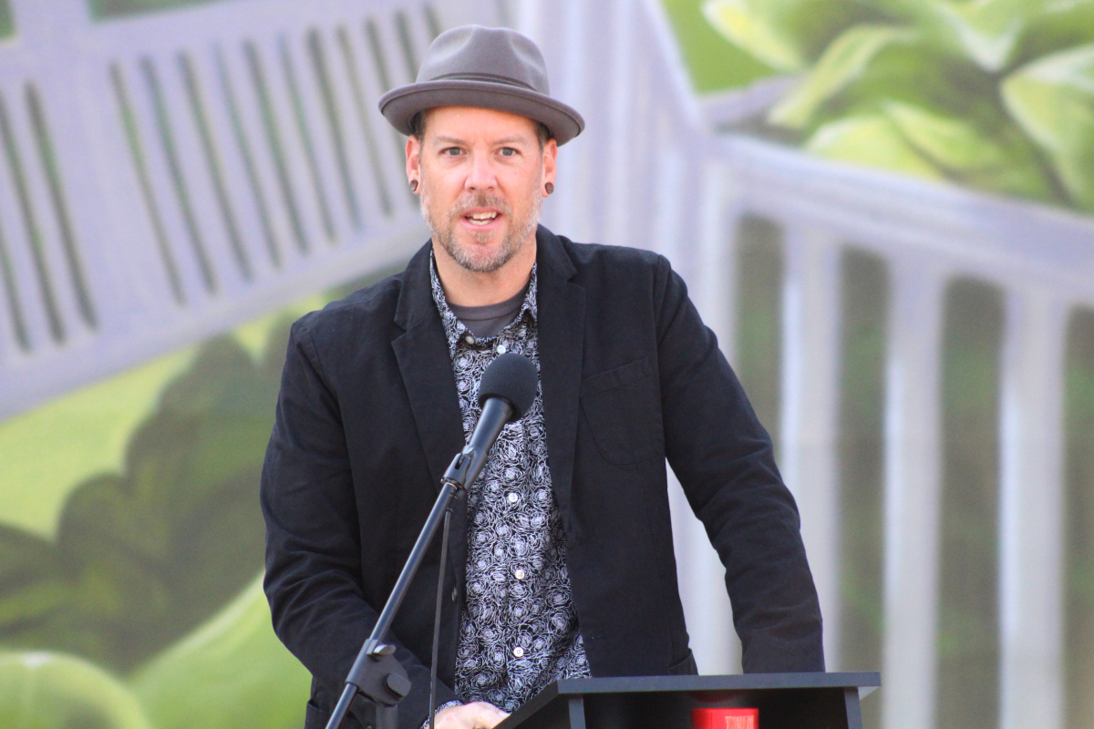 Kenny Family unveils mural, marks 25th anniversary - DBT