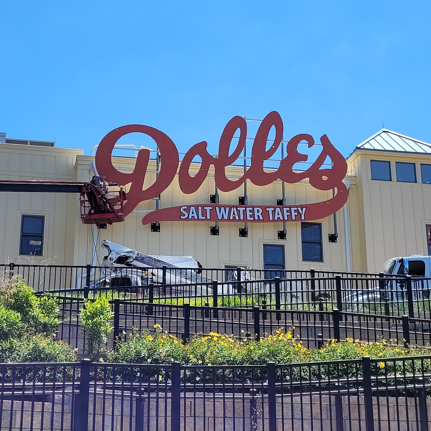 History is rolled into manufacturing of Dolle’s taffy