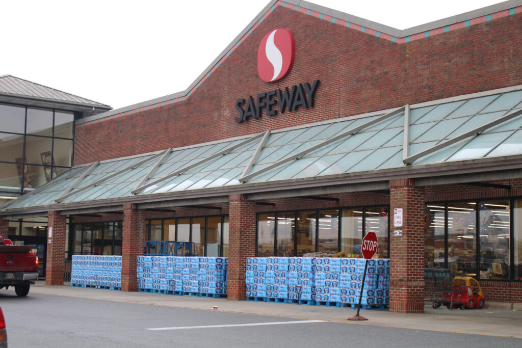 Acme, Safeway parent plans $24B merger with Kroger - DBT