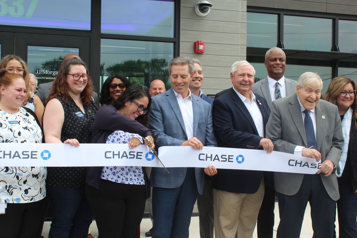 JPMorgan Chase opens first Kent branch, plans future