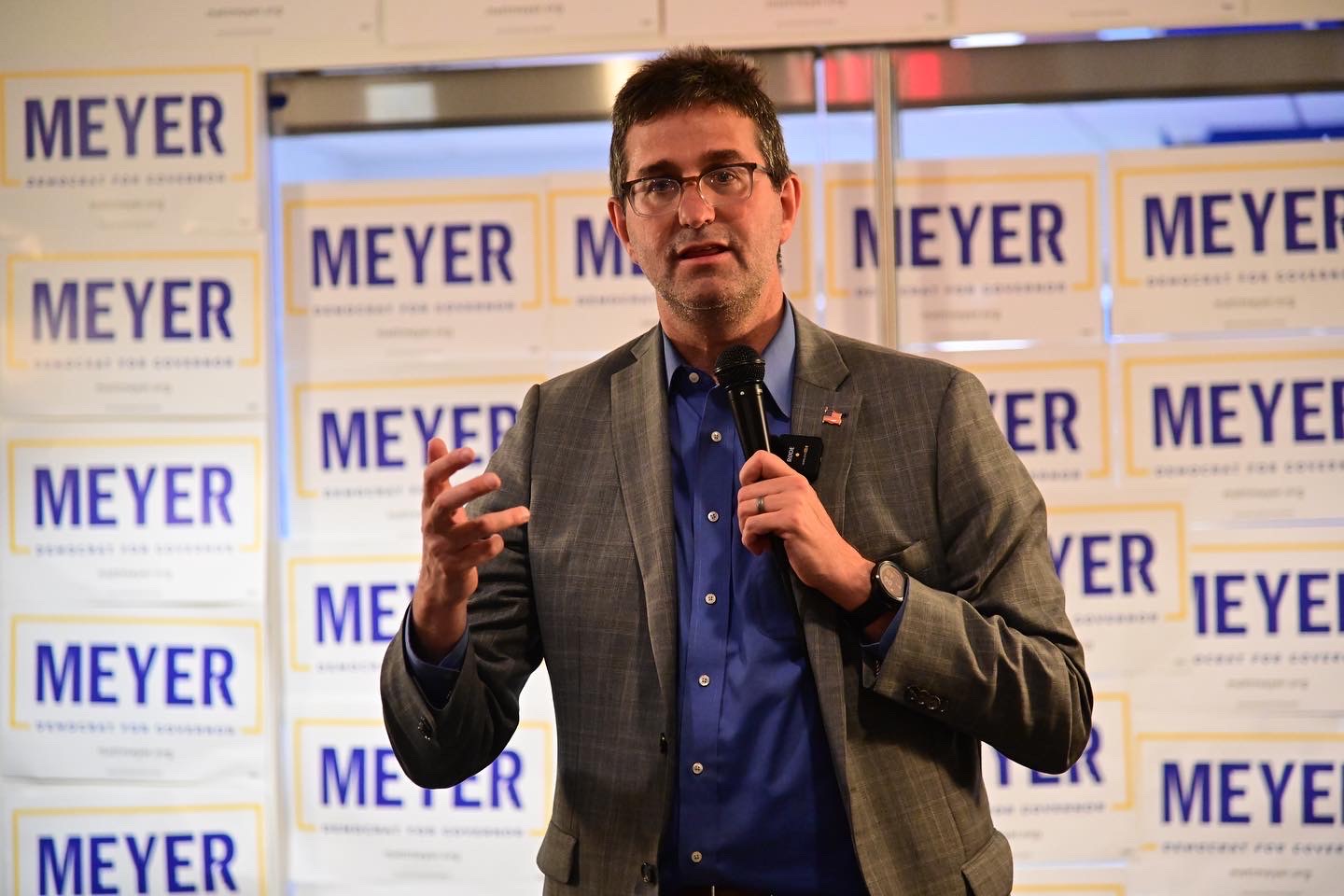 Gubernatorial race sparks headquarter leases