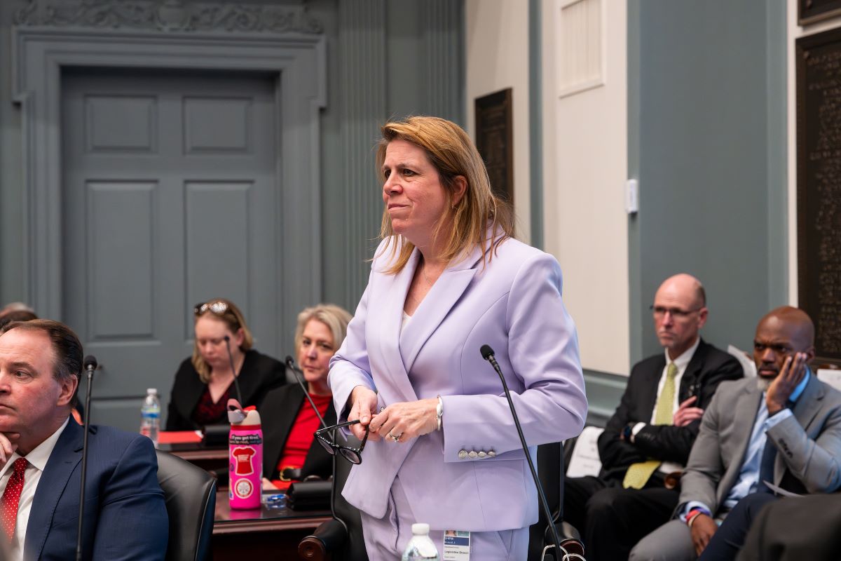 Meyer signs corporate law bill after ‘Dexit’ debate in the House