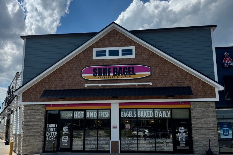Surf Bagel expands in New Castle County